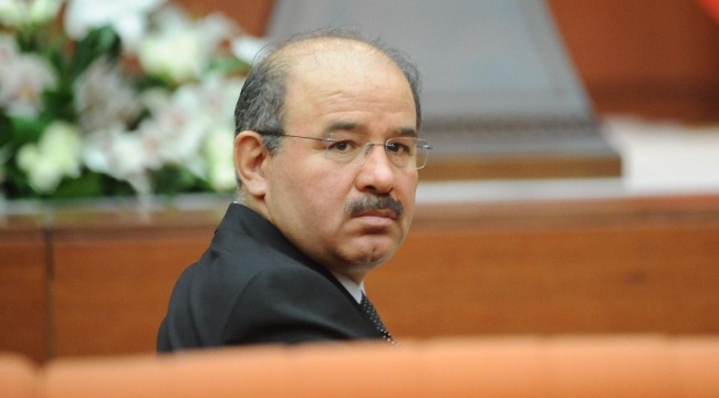 Eski AKP'li Bakan Hüseyin Çelik, sert eleştiriler yöneltti, Arınç'ın ... Eski AKP'li Bakan Hüseyin Çelik, sert eleştiriler yöneltti, Arınç'ın ...