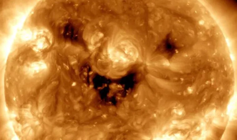 NASA'dan 'gülümseyen Güneş' paylaşımı - Dünya - Gerçek Haberci NASA'dan 'gülümseyen Güneş' paylaşımı - Dünya - Gerçek Haberci